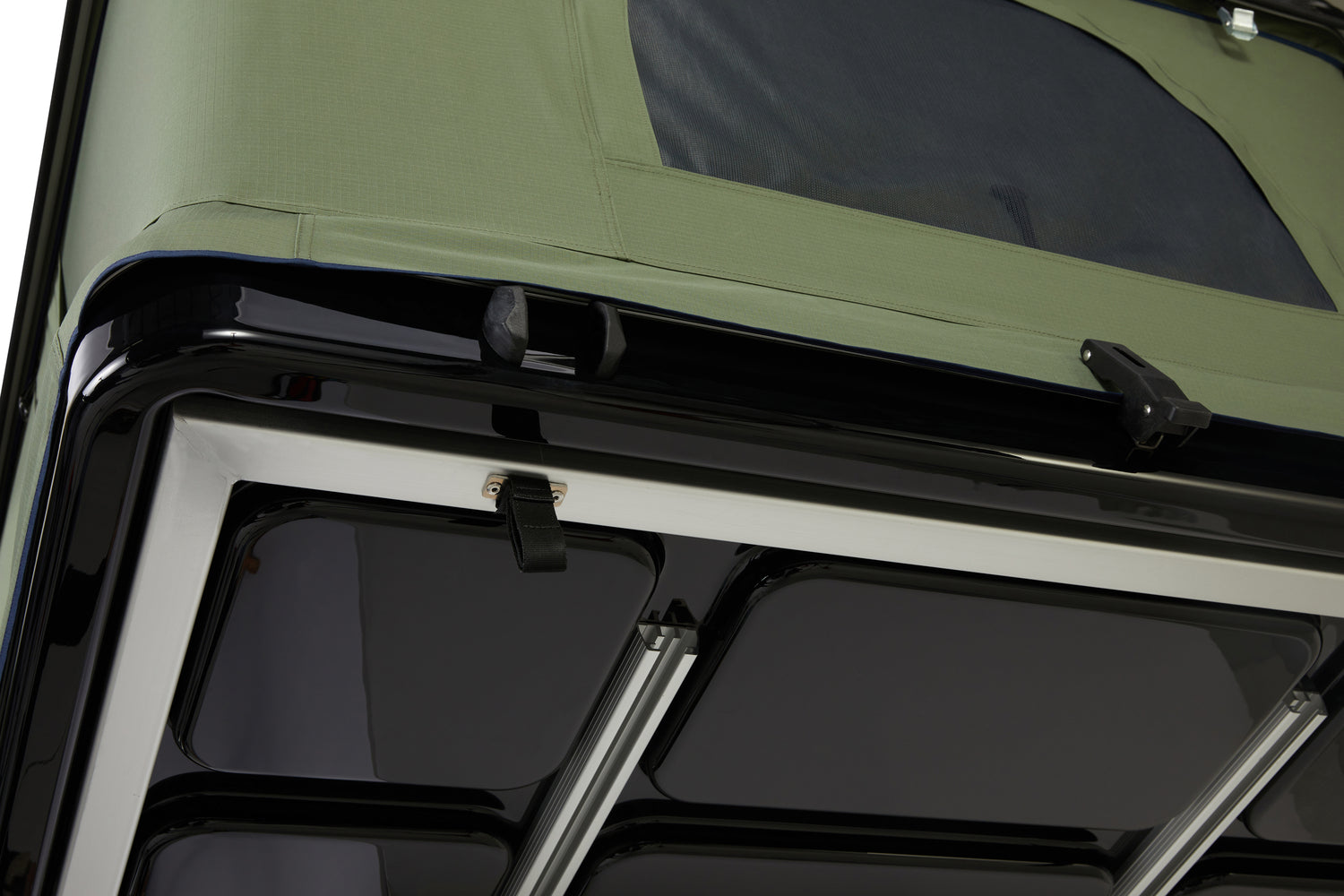 Thule Basin Wedge– Roof Rack Centre